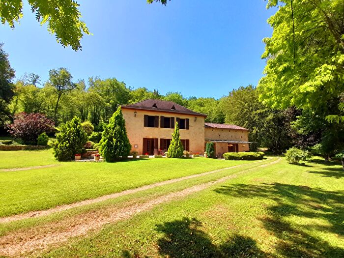 Maison 8 pièces à vendre à Sainte-Sabine-Born