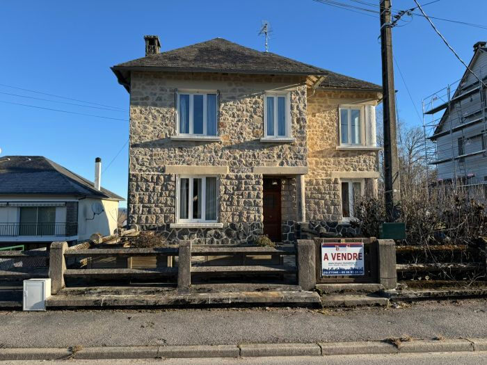 Maison à vendre - Égletons - 7 pièces - 5 chambres