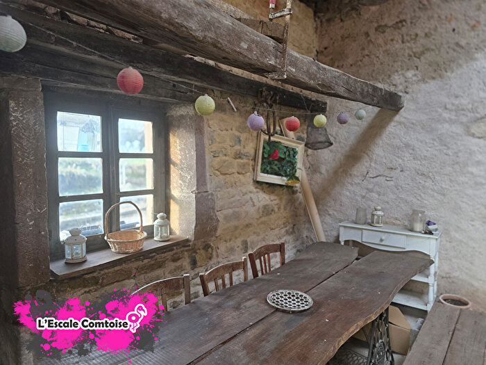 Maison à vendre - Luxeuil-les-Bains - 6 pièces - 4 chambres