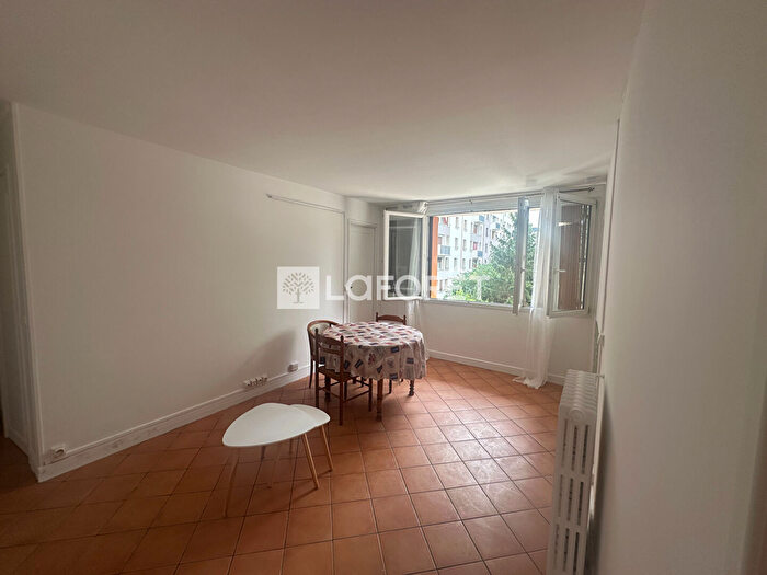 Vitry-sur-Seine, Centre-ville : Appartement 3 pièces à louer