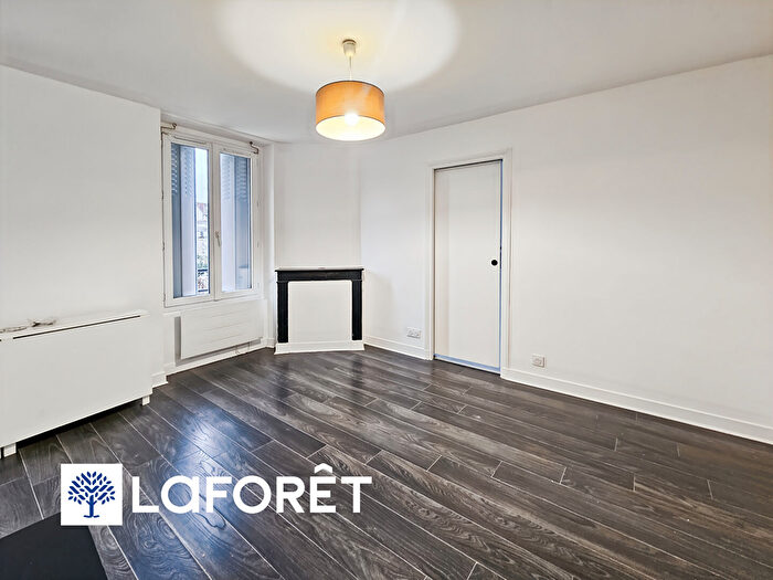 Appartement à louer - Corbeil-Essonnes, Centre-ville - 2 pièces - 1 chambre