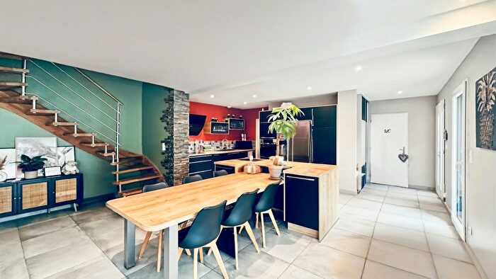 Maison à vendre - Fauverney - 5 pièces - 4 chambres