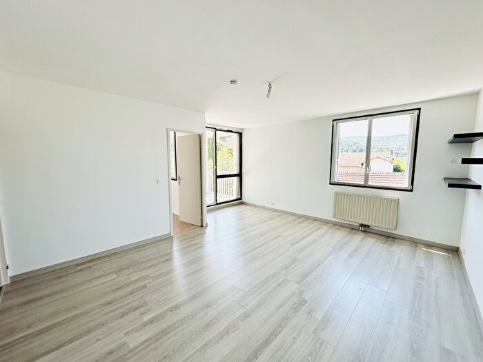 Appartement 2 pièces à Fontaines-sur-Saône, à louer