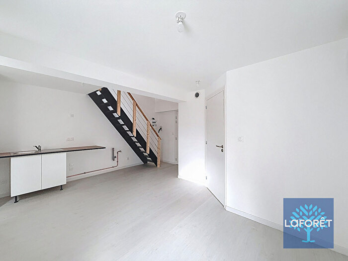 Appartement à louer - Saint-Amand-les-Eaux, Centre-ville - 1 pièce - 1 chambre