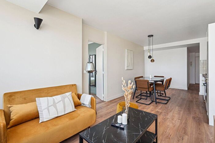 Appartement à louer - Plateau-Grèves-Europe-Gare du Stade-Fossés Jean, Colombes - 6 pièces - 1 chambre