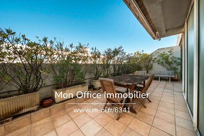 Appartement à vendre - Marseille e , Mazargues - 4 pièces - 2 chambres