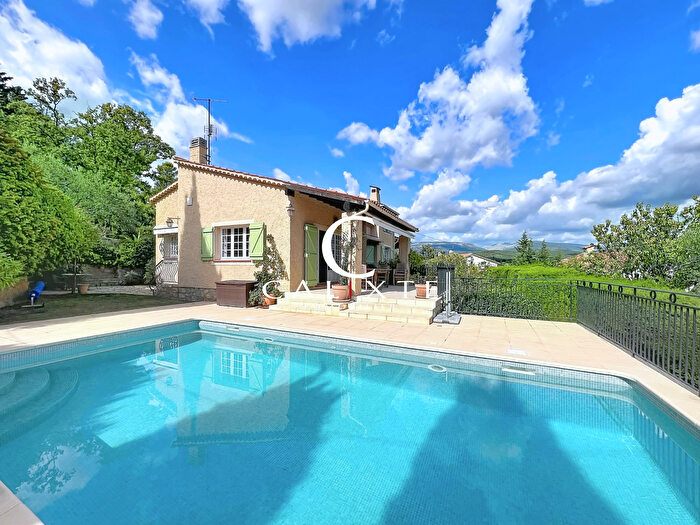 Maison 5 pièces à Tourrettes, à vendre