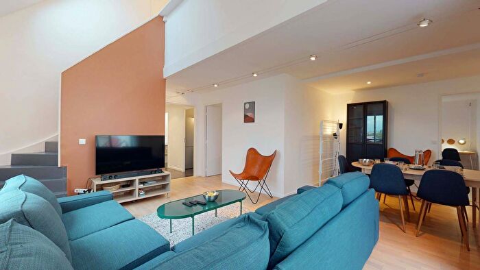 Appartement à louer - Nesles Nord, Champs-sur-Marne - 6 pièces - 5 chambres