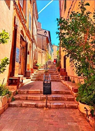 Appartement à louer - Marseille ème arrondissement - 2 pièces - 1 chambre