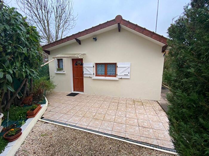 Appartement à louer - Saint Antoine, Le Plessis-Trévise - 1 pièce