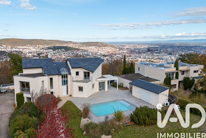 Maison à vendre - Royat - 7 pièces - 5 chambres