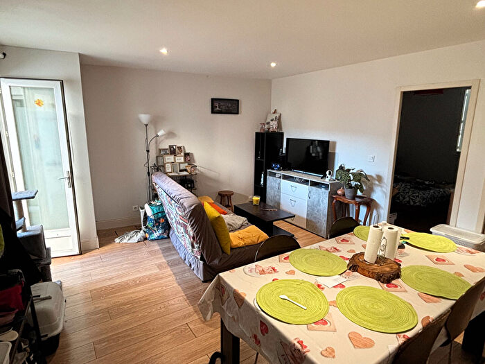 Appartement à vendre - Châtellerault, Centre-ville - 3 pièces - 2 chambres