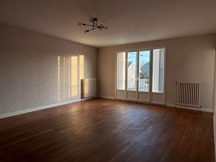 Maison à louer - Châteauroux, Cré, La Loge, Les Grands Champs, Les Méraudes, Touvent - 5 pièces - 3 chambres