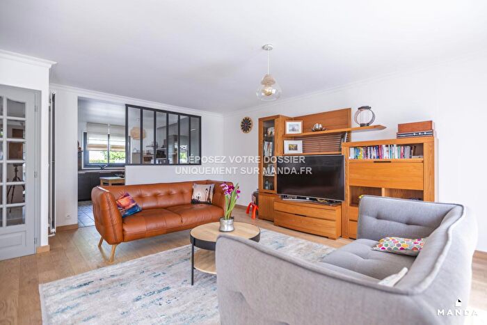 Saint-Maur-des-Fossés, Adamville : Appartement 6 pièces à louer