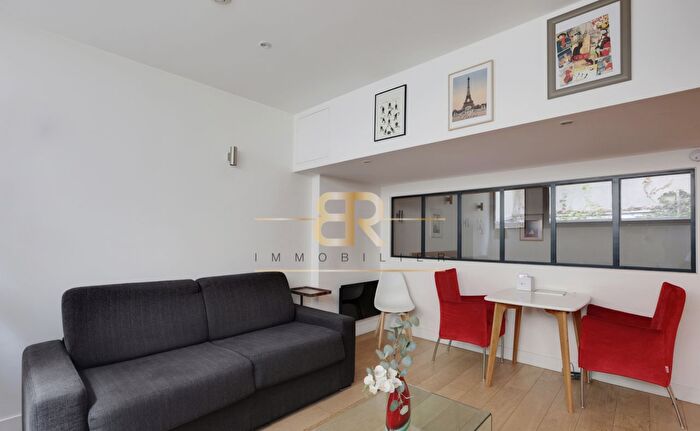 Appartement 2 pièces à louer à Paris 3ème, Archives