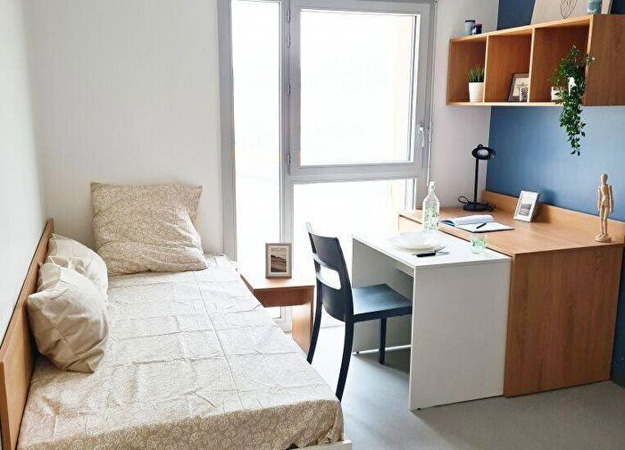 Appartement à louer - Couronne Centrale, Bourges - 1 pièce