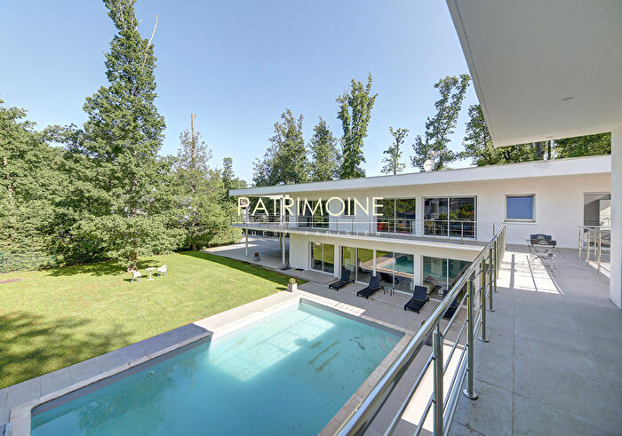 Maison 12 pièces à Saint-Nom-la-Bretèche, à vendre