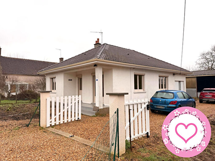 Maison à louer - Saint-Benoît-sur-Loire - 3 pièces - 2 chambres