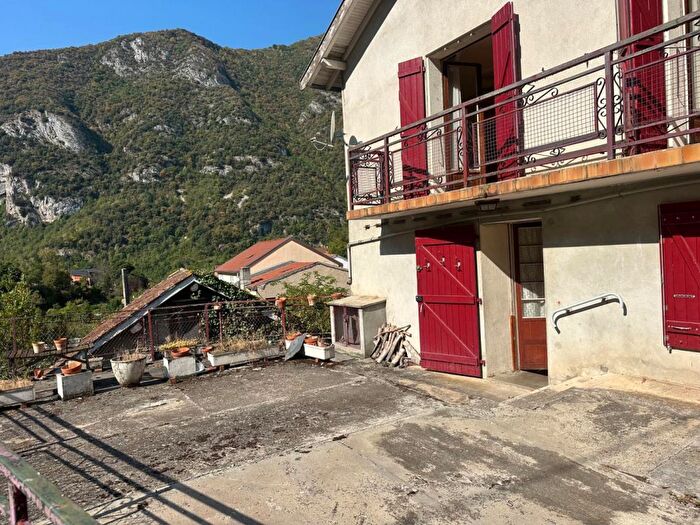Maison 6 pièces à Ussat, à vendre