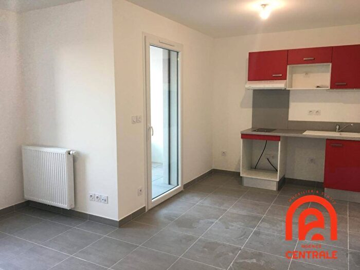 Appartement à louer - Les Genêts-Le Vinatier-Le Lessivas, Bron - 1 pièce