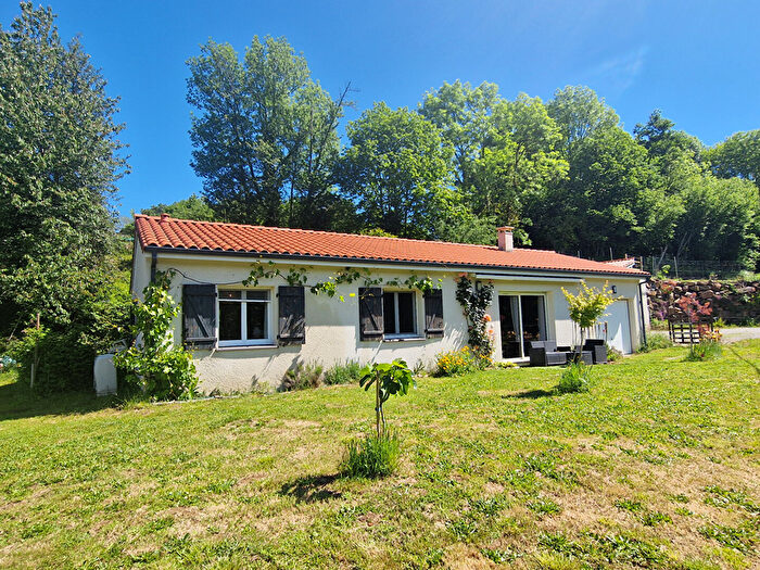 Serres-sur-Arget : Maison 4 pièces à vendre