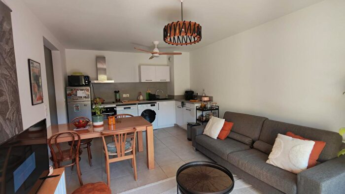 Villeneuve-lès-Avignon, Pasteur, Bellevue : Appartement 2 pièces à louer