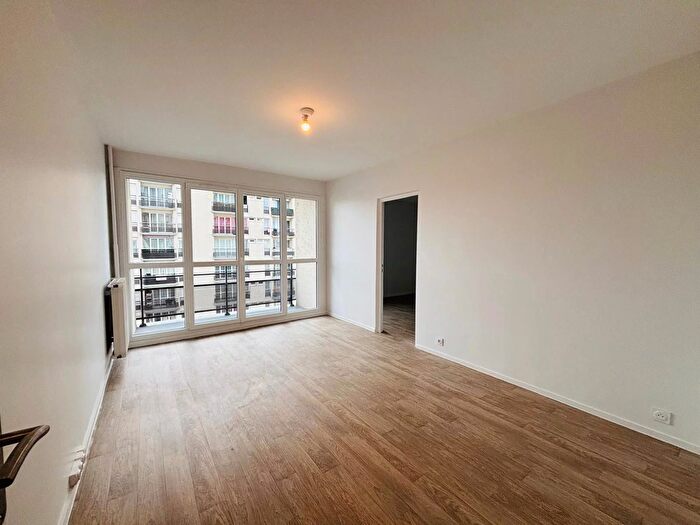 Appartement à louer - Villeneuve-la-Garenne, Nord - 4 pièces - 3 chambres