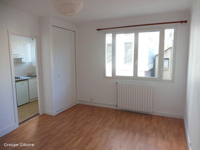 Quartiers Centre, Thabor, Oberthür : Appartement 1 pièce à louer
