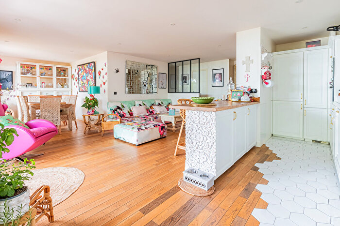 Verrières-le-Buisson, Gros Chênes, Noisette, Tombeau de Molé : Appartement 4 pièces à vendre