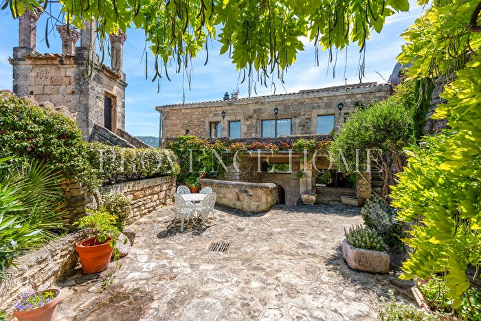 Maison 5 pièces à Lacoste, à vendre