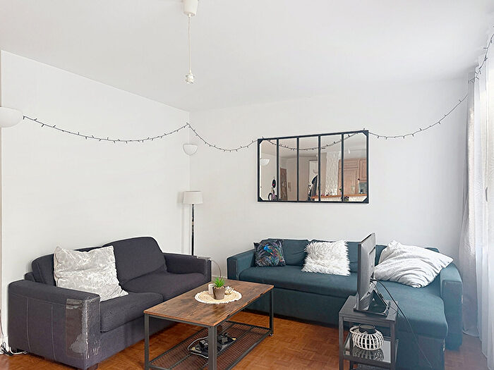 Chevilly-Larue, Larue : Appartement 3 pièces à vendre