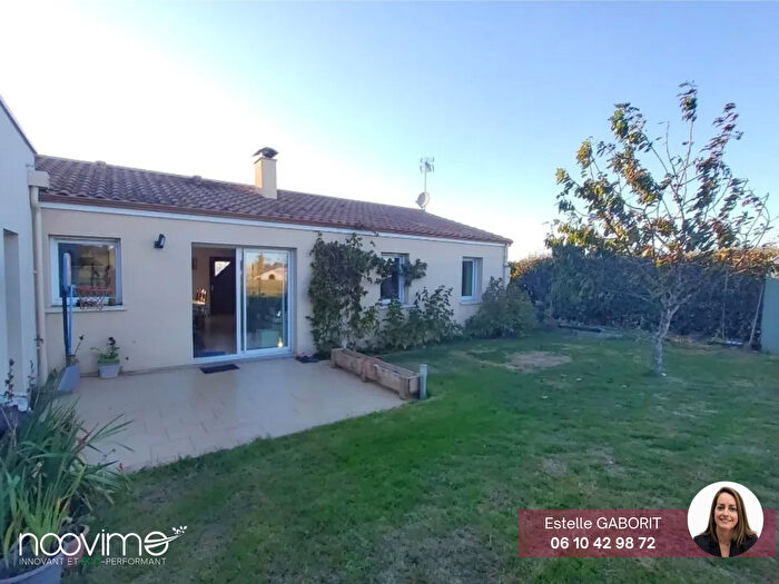 Maison à vendre - Saint-Georges-des-Gardes - 6 pièces - 4 chambres