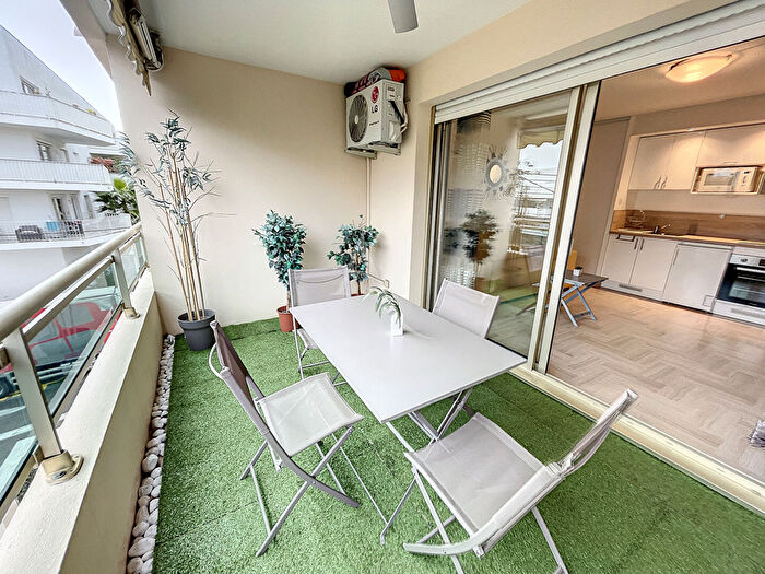 Cannes, Californie Pezou : Appartement 1 pièce à louer