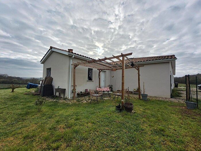 Maison à louer - Saint-Léon - 4 pièces - 3 chambres