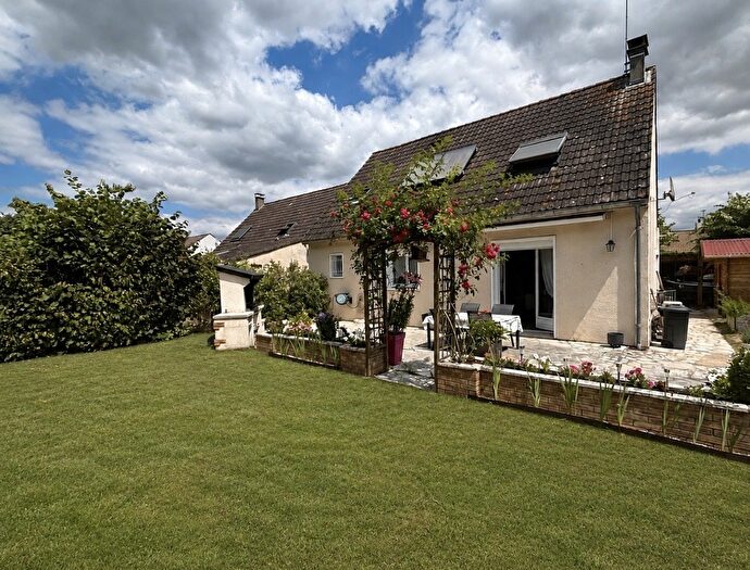 Maison 5 pièces à vendre - Ozoir-la-Ferrière, Gare, Brèche aux Loups, Belle Croix