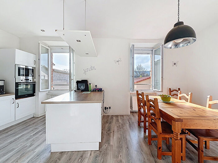 Maison à vendre - Saint-Uze - 6 pièces - 3 chambres