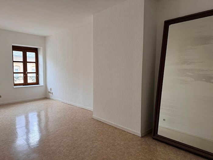 Appartement à louer - Centre Ville, Thionville - 2 pièces - 1 chambre