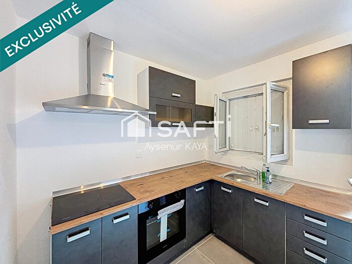 Appartement à vendre - Saint-Claude - 3 pièces - 2 chambres