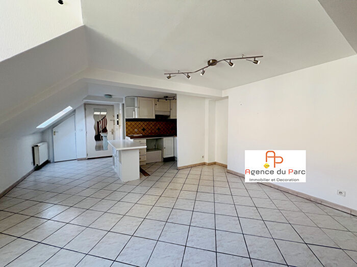 Mennecy, Centre-ville, Gare, Châtries, Château, Bel-Air : Appartement 2 pièces à vendre