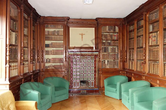 Maison 18 pièces à Auxerre, Centre-ville, à vendre