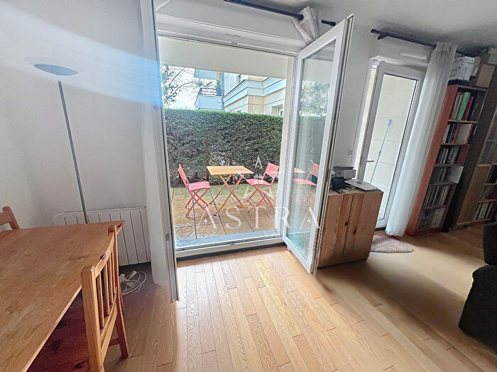 Appartement à vendre - Châtenay-Malabry, Petit Chatenay, Voltaire, Croix Blanche - 2 pièces - 1 chambre