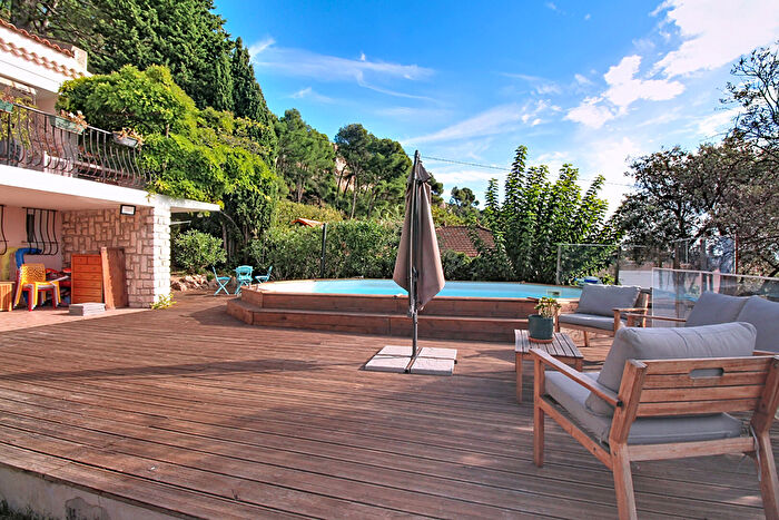 Maison à vendre - Vitrolles - 6 pièces - 5 chambres