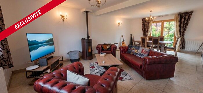 Maison 7 pièces à vendre à Sougéal