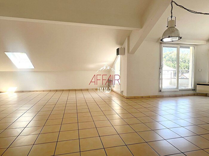 Appartement 6 pièces à louer à Collonges-sous-Salève