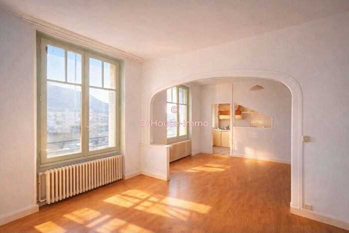 Appartement à vendre - Vierzon, Centre-ville - 2 pièces - 1 chambre