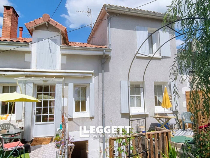 Maison à vendre - Chabanais - 5 pièces - 3 chambres