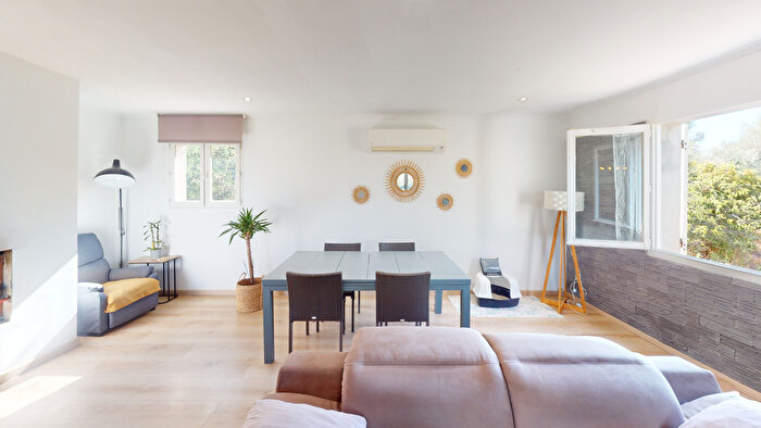 Maison à vendre - Sommières - 4 pièces - 3 chambres