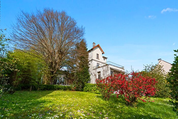 Maison à vendre - Garches, Porte Jaune, Petit Garches - 10 pièces - 6 chambres