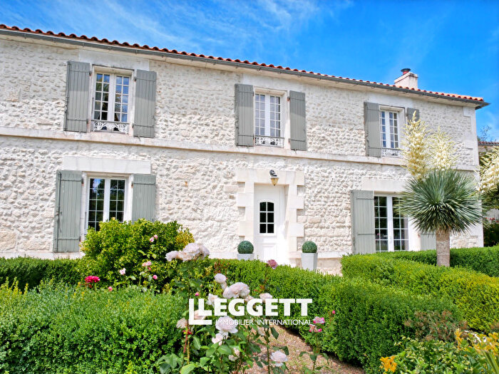 Maison 8 pièces à vendre - Châteauneuf-sur-Charente