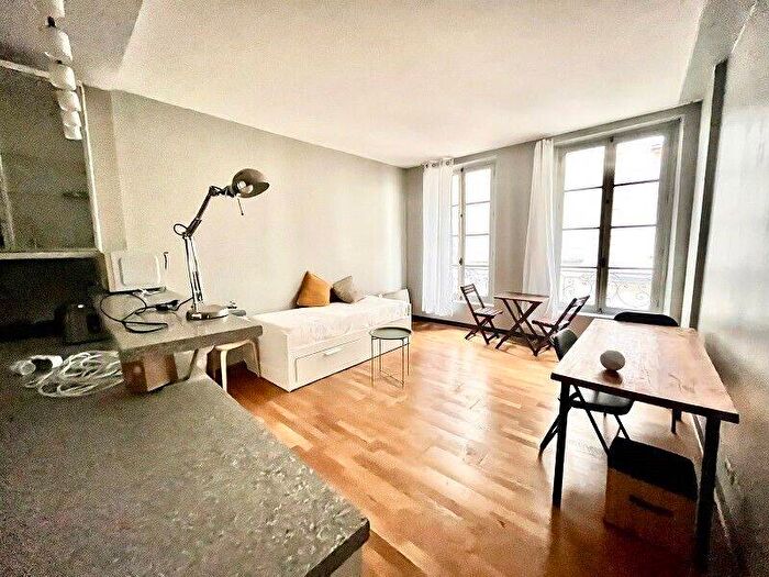 Appartement à louer - Sainte Avoie, Paris ème - 1 pièce